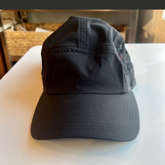 lululemon athletica | Accessories | New Lululemon Mesh Black Billed Hat ...